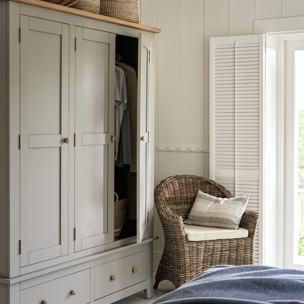 Chester Dove Grey Triple Wardrobe - The Cotswold Company | The Cotswold ...