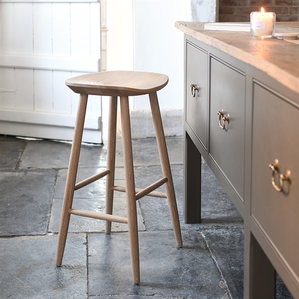 Inglesham Whitewash Oak Backless Bar Stool - The Cotswold Company